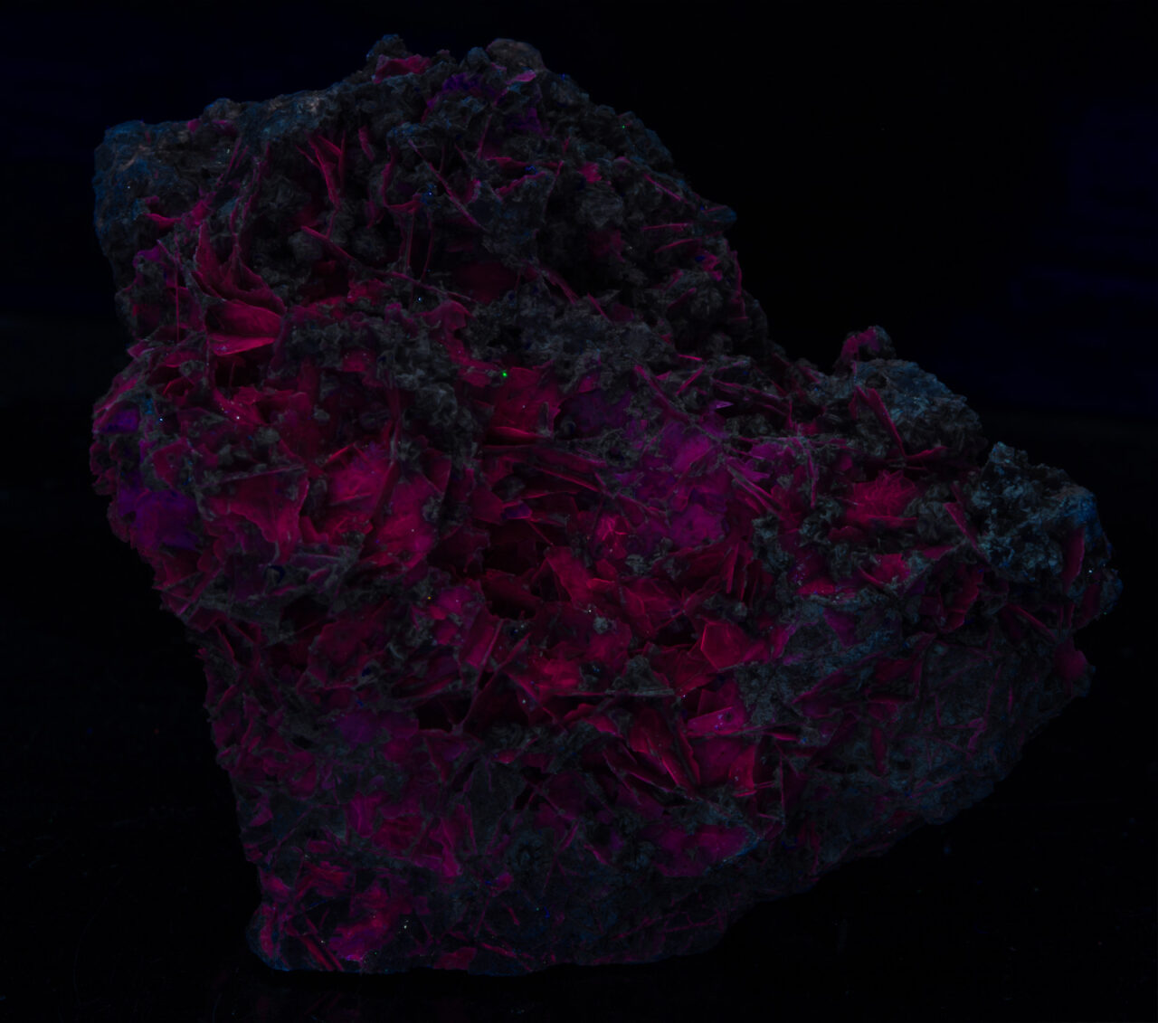 Gem Tabular Ruby Cluster: An Unique Crystal Habit - The Fluorescent ...