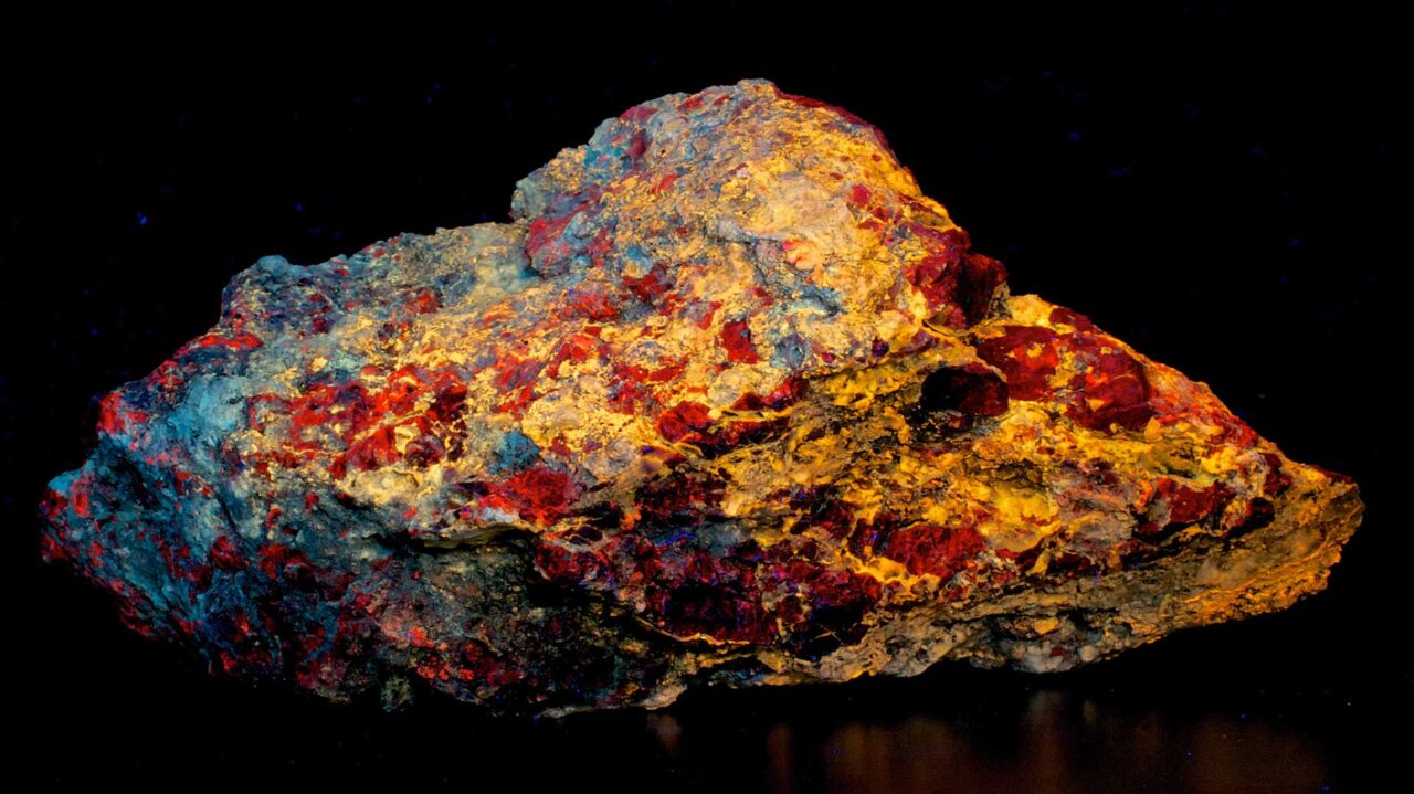 Common Fluorescent Minerals - The Fluorescent Mineral Society